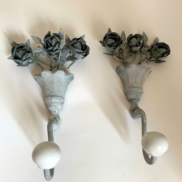 Accents | Shabby Cottagecore Tole Gray White Metal Flower Hooksset Of 2 ...